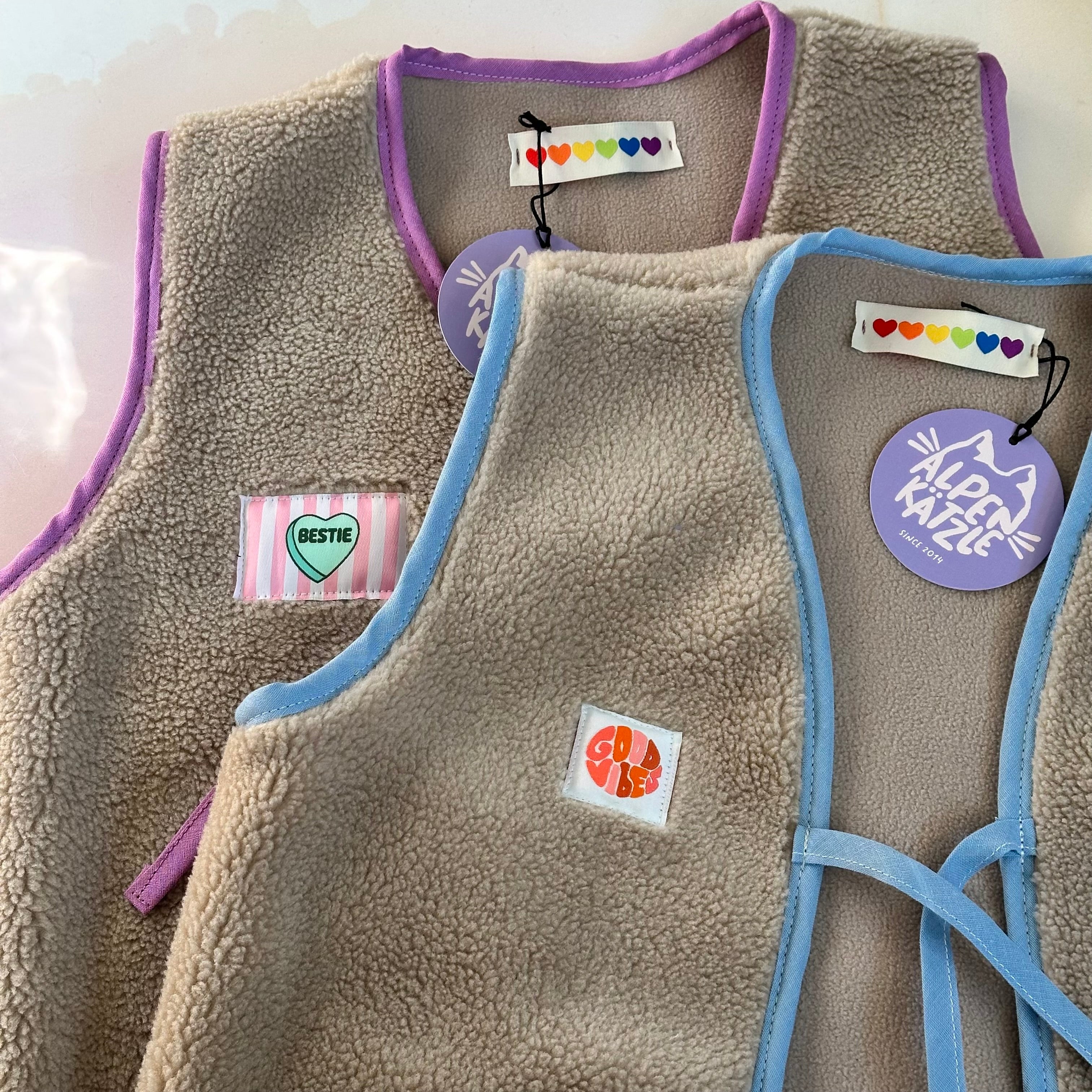 Kids Teddy-Weste "Beige" von Alpenkätzle – hej lille kidsshop